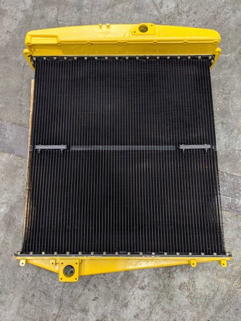 Caterpillar D8H Radiator # 850673 – Radiator Supply House