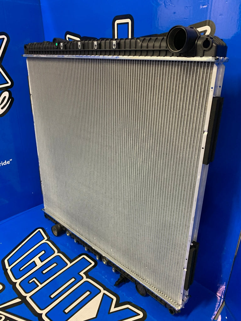 Freightliner Cascadia Radiator # 601166