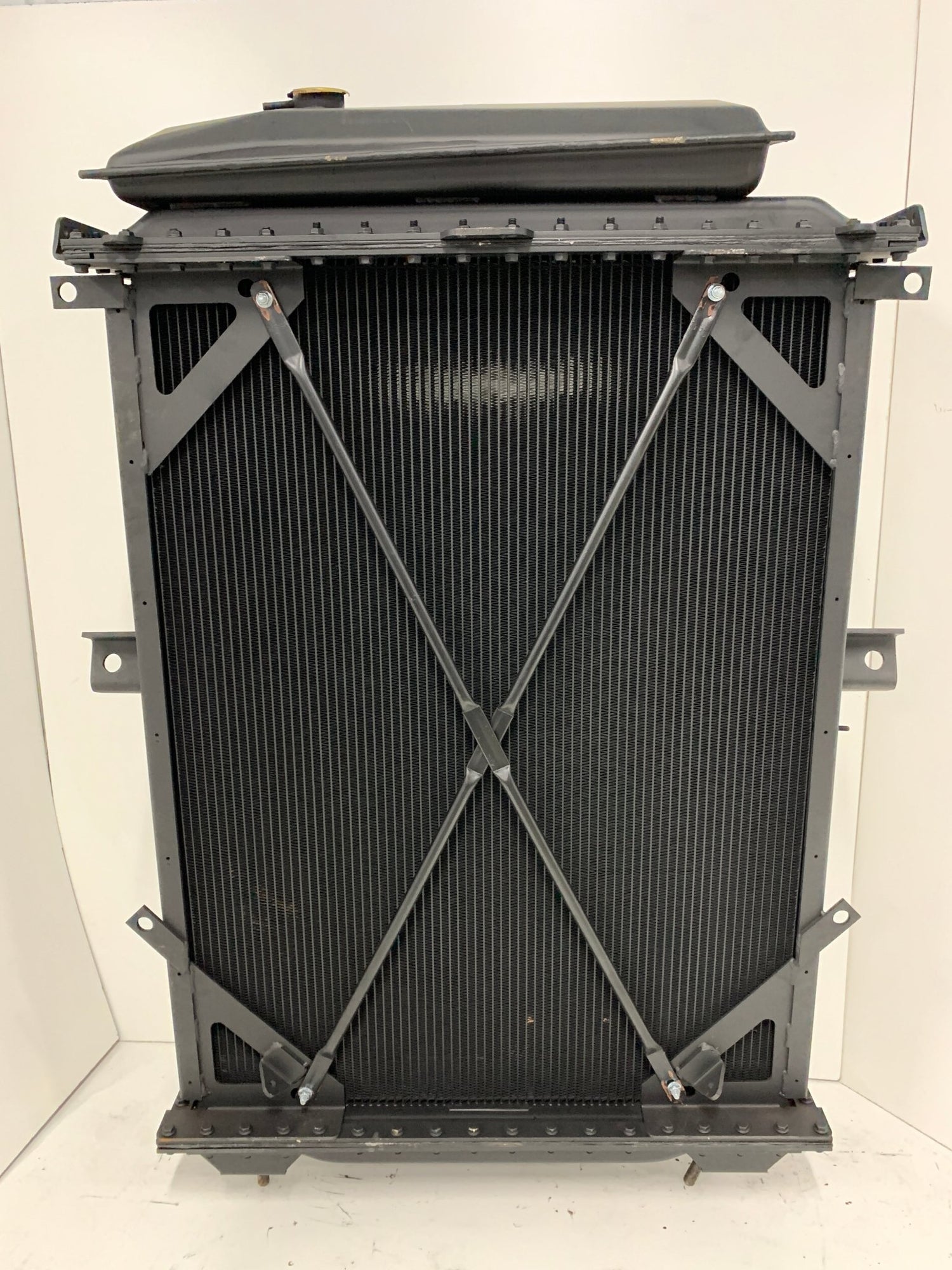 Kenworth T-600, T-800 Radiator # 604024 – Radiator Supply House