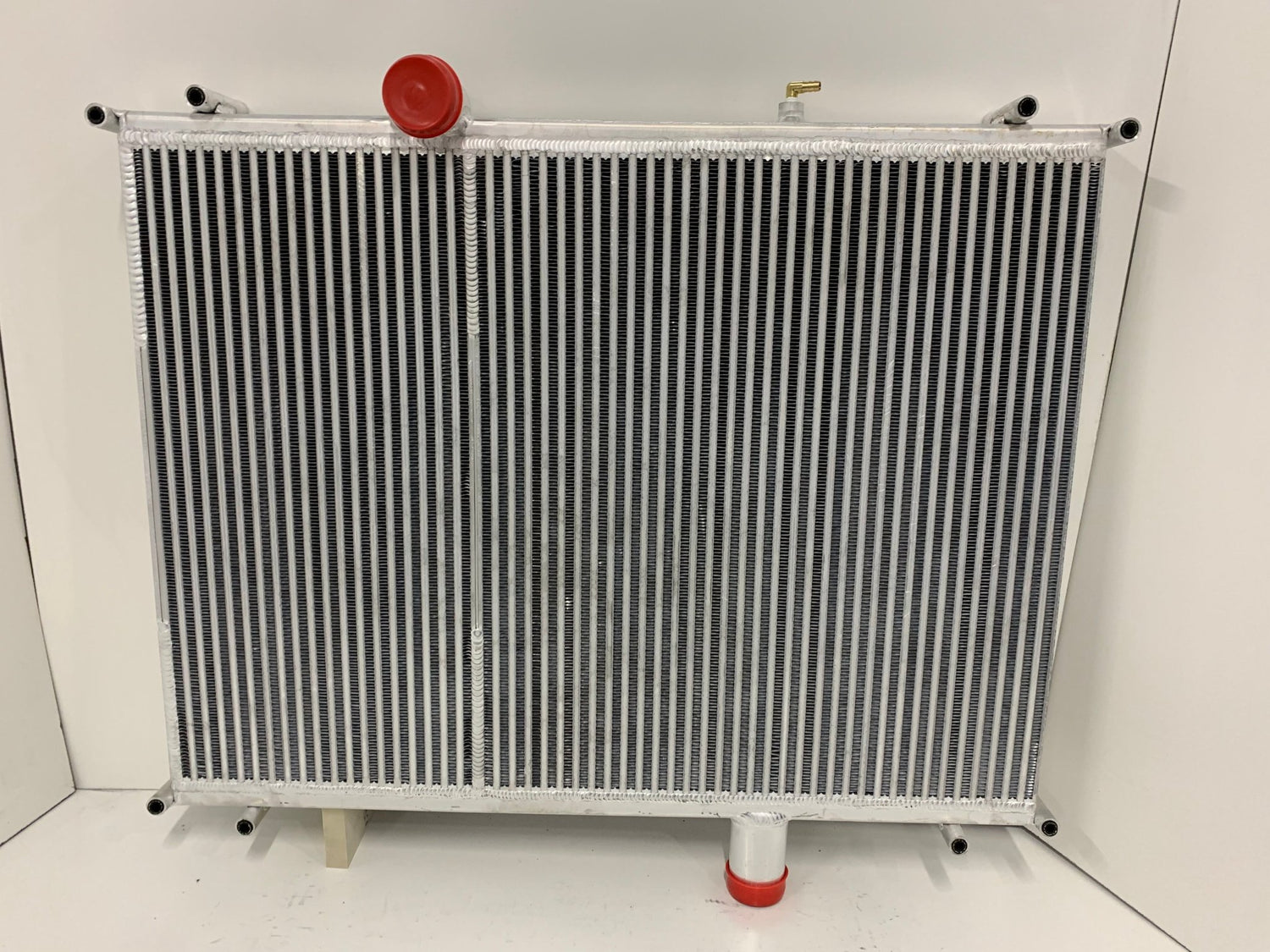 Kenworth T800 Radiator # 604079 – Radiator Supply House