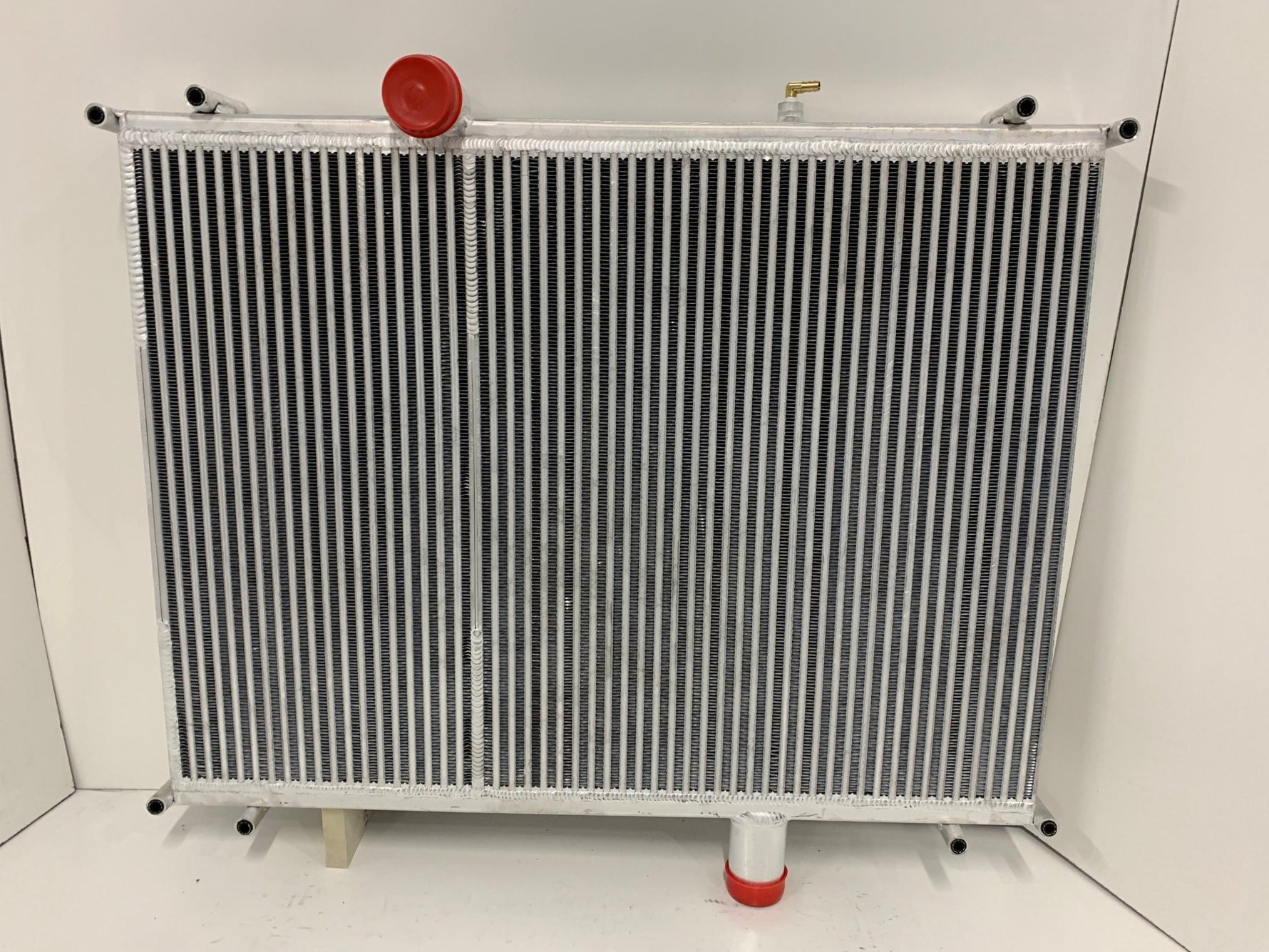 Kenworth T800 Radiator # 604079 – Radiator Supply House