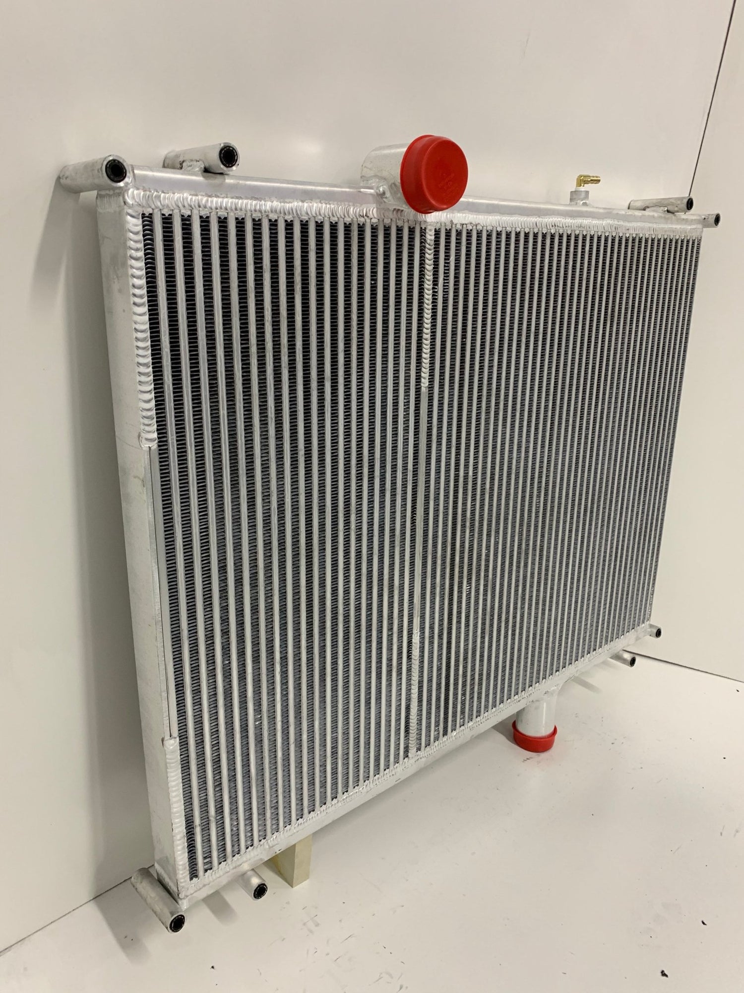 Kenworth T800 Radiator # 604079 – Radiator Supply House