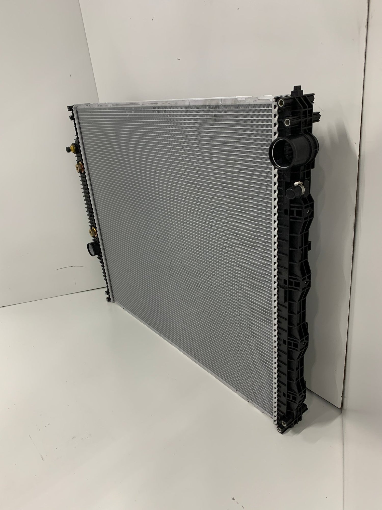 Mack CHN, CHU, GU Granite & Volvo V Radiator # 607042 – Radiator Supply ...